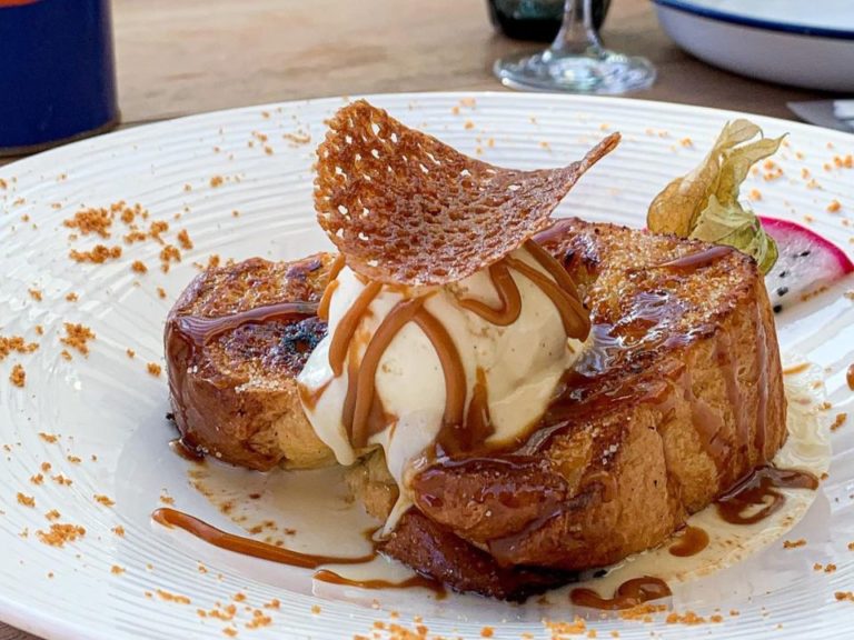 Manger un bon dessert au restaurant - La siesta L'arroseria